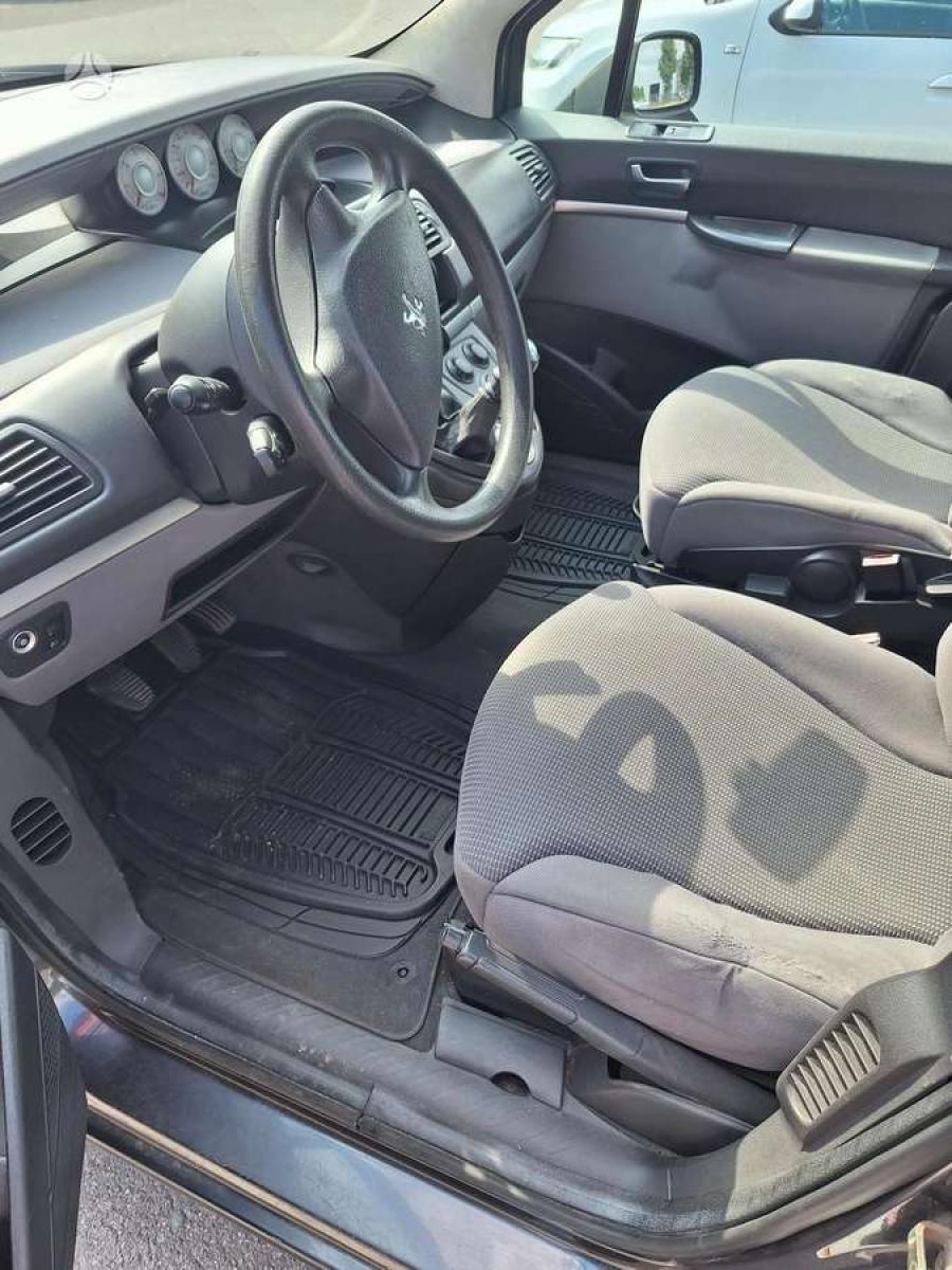 Pelēks Peugeot 807 2007 Kauņa, ar dzinēja tilpumu 2.00 L un nobraukumu 344 tūkst. km par 1150 €, foto 18 vietnē AUTOMOTO.COM.LV