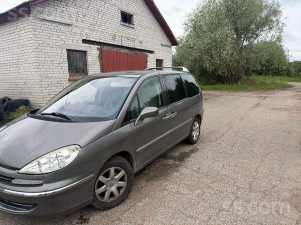 Grey Peugeot 807 2009 in Riga, with an engine capacity of 2.00 L and mileage of 299 thousand km for 3000 €, photo 2 on AUTOMOTO.COM.LV