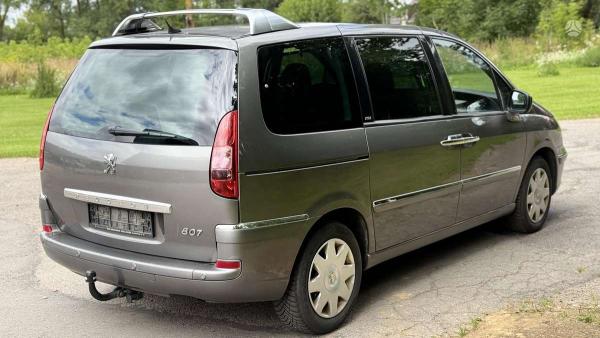 Grey Peugeot 807 2011 in Panevezys, with an engine capacity of 2.00 L and mileage of 330 thousand km for 3200 €, photo 8 on AUTOMOTO.COM.LV