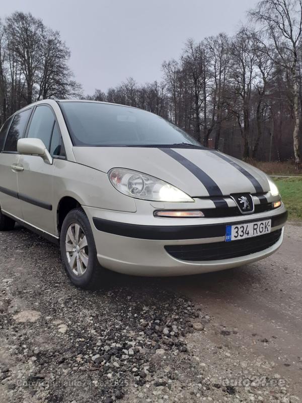 Grey Peugeot 807 2005 in Tallinn, with an engine capacity of 2.00 L and mileage of 390 thousand km for 2222 €, photo 1 on AUTOMOTO.COM.LV