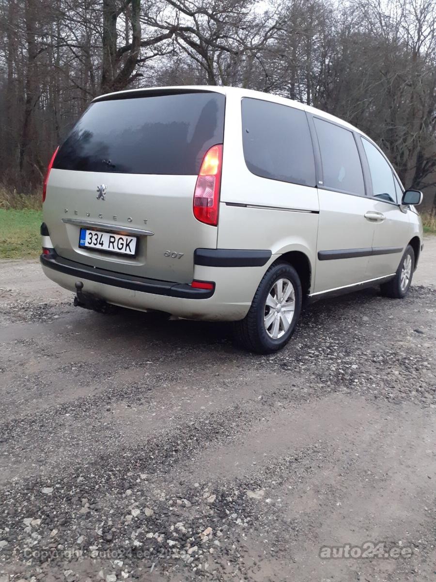 Grey Peugeot 807 2005 in Tallinn, with an engine capacity of 2.00 L and mileage of 390 thousand km for 2222 €, photo 2 on AUTOMOTO.COM.LV