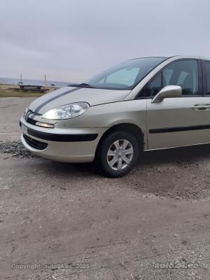 Grey Peugeot 807 2005 in Tallinn, with an engine capacity of 2.00 L and mileage of 390 thousand km for 2222 €, photo 3 on AUTOMOTO.COM.LV