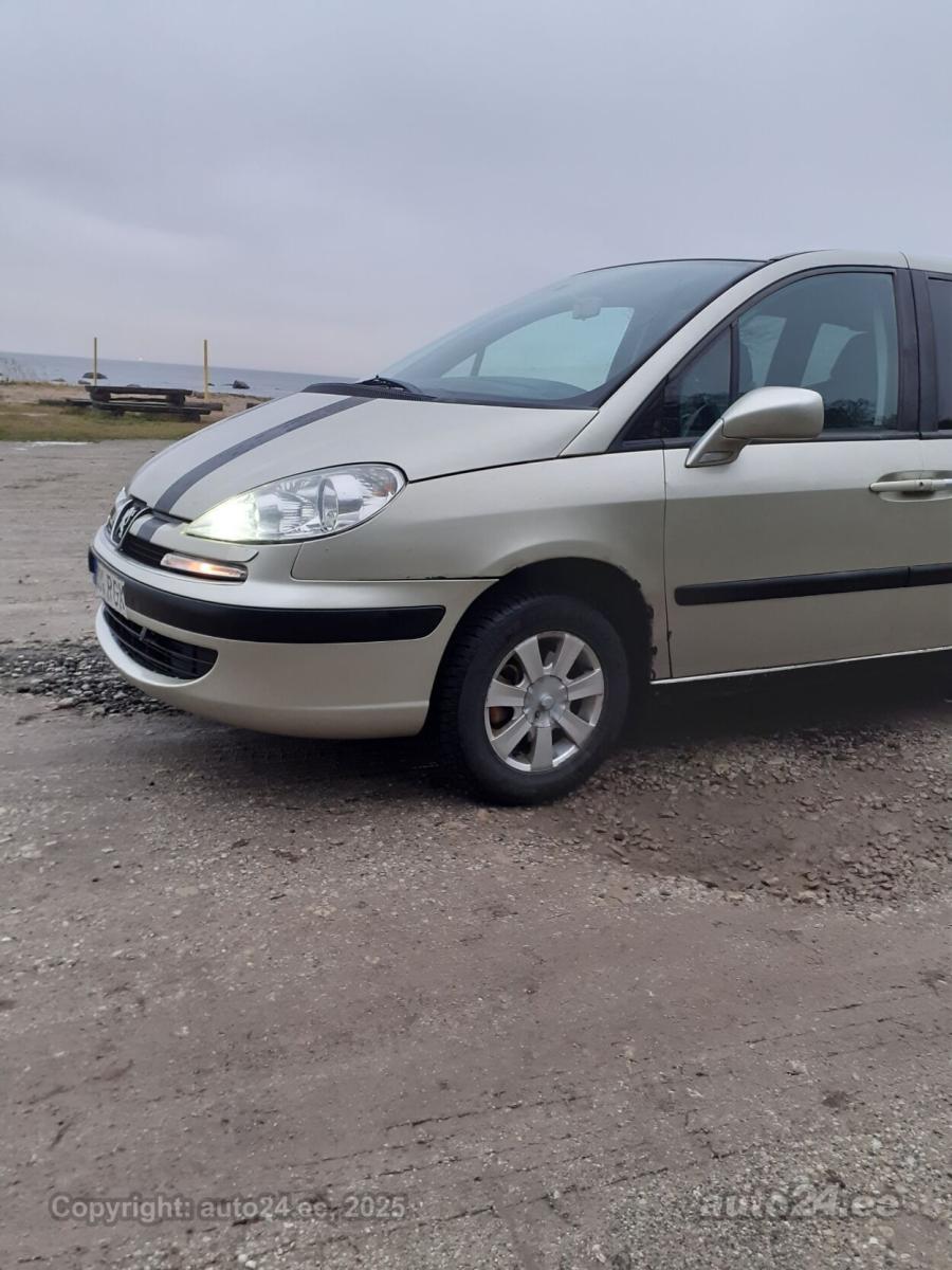 Grey Peugeot 807 2005 in Tallinn, with an engine capacity of 2.00 L and mileage of 390 thousand km for 2222 €, photo 3 on AUTOMOTO.COM.LV
