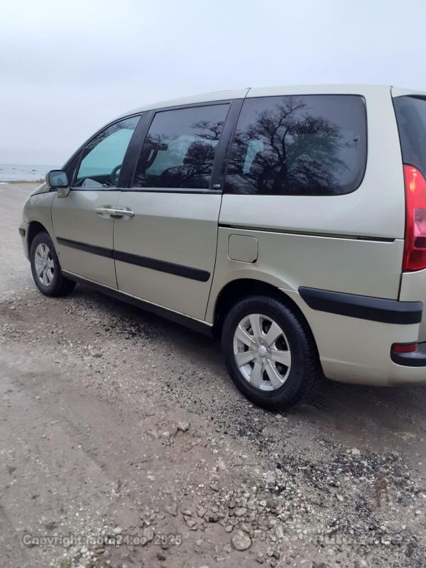Grey Peugeot 807 2005 in Tallinn, with an engine capacity of 2.00 L and mileage of 390 thousand km for 2222 €, photo 4 on AUTOMOTO.COM.LV
