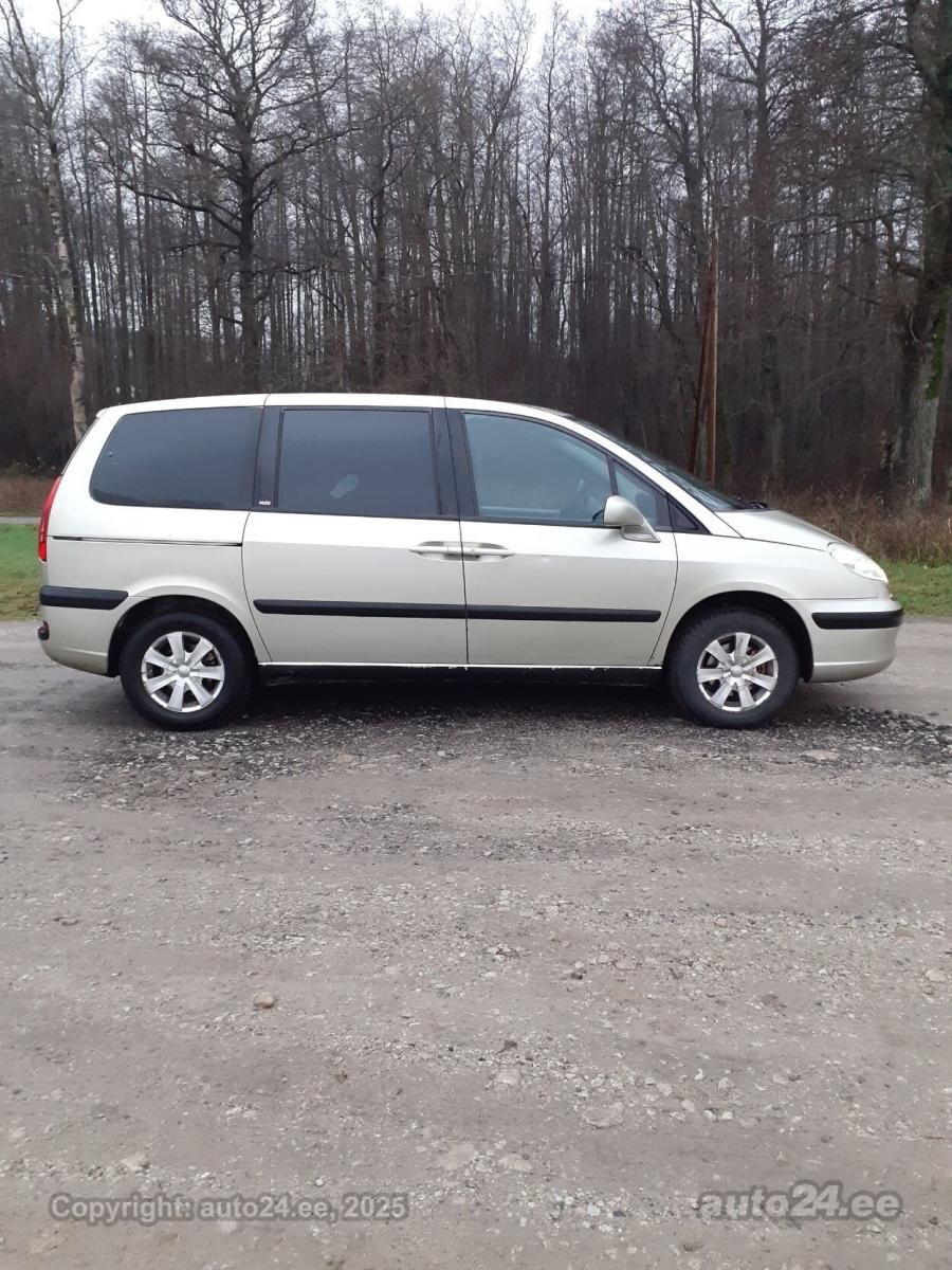 Grey Peugeot 807 2005 in Tallinn, with an engine capacity of 2.00 L and mileage of 390 thousand km for 2222 €, photo 7 on AUTOMOTO.COM.LV