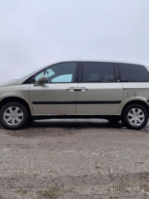 Grey Peugeot 807 2005 in Tallinn, with an engine capacity of 2.00 L and mileage of 390 thousand km for 2222 €, photo 8 on AUTOMOTO.COM.LV