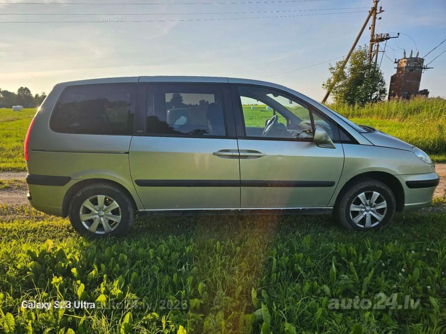 Pelēks Peugeot 807 2005 Viljandi, ar dzinēja tilpumu 2.00 L un nobraukumu 391 tūkst. km par 1499 €, foto 3 vietnē AUTOMOTO.COM.LV