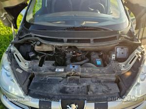 Pelēks Peugeot 807 2005 Viljandi, ar dzinēja tilpumu 2.00 L un nobraukumu 391 tūkst. km par 1499 €, foto 8 vietnē AUTOMOTO.COM.LV