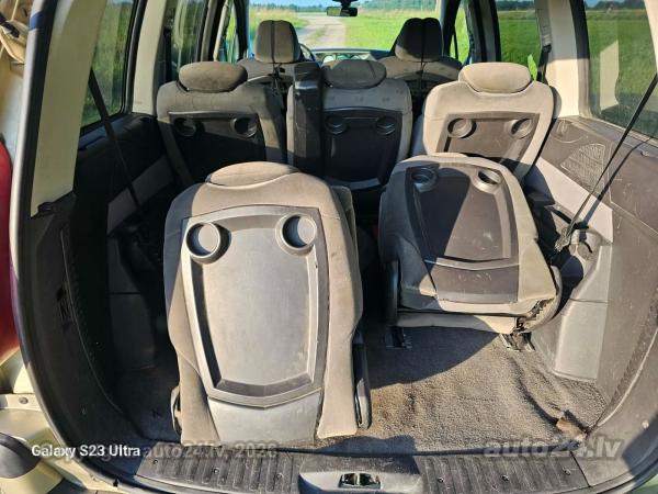 Pelēks Peugeot 807 2005 Viljandi, ar dzinēja tilpumu 2.00 L un nobraukumu 391 tūkst. km par 1499 €, foto 8 vietnē AUTOMOTO.COM.LV