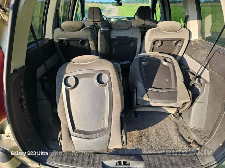 Pelēks Peugeot 807 2005 Viljandi, ar dzinēja tilpumu 2.00 L un nobraukumu 391 tūkst. km par 1499 €, foto 9 vietnē AUTOMOTO.COM.LV