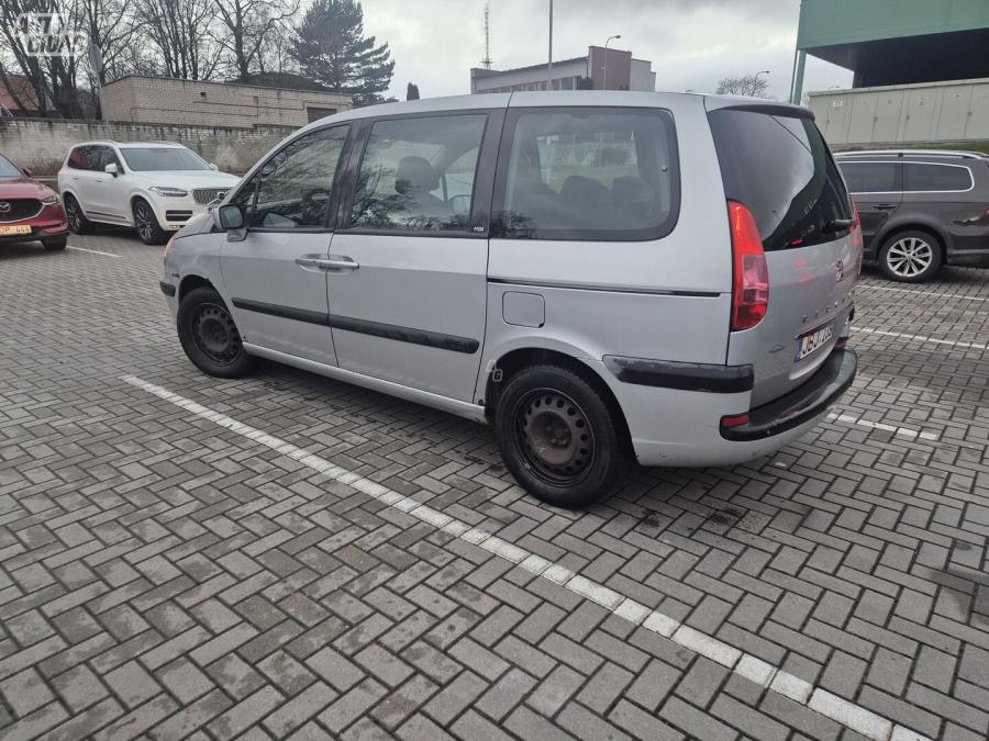 Peugeot 807 2006 in Klaipeda, with an engine capacity of 2.00 L and mileage of 328 thousand km for 1200 €, photo 5 on AUTOMOTO.COM.LV