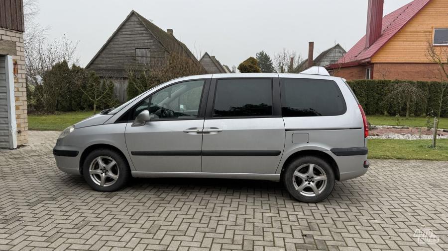 Peugeot 807 2006 in Vilnius, with an engine capacity of 2.20 L and mileage of 256 thousand km for 999 €, photo 2 on AUTOMOTO.COM.LV