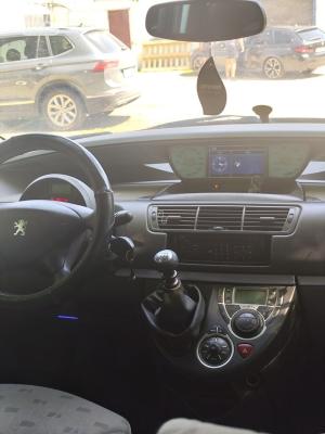 Peugeot 807 2006 in Panevezys, with an engine capacity of 2.20 L and mileage of 350 thousand km for 400 €, photo 4 on AUTOMOTO.COM.LV