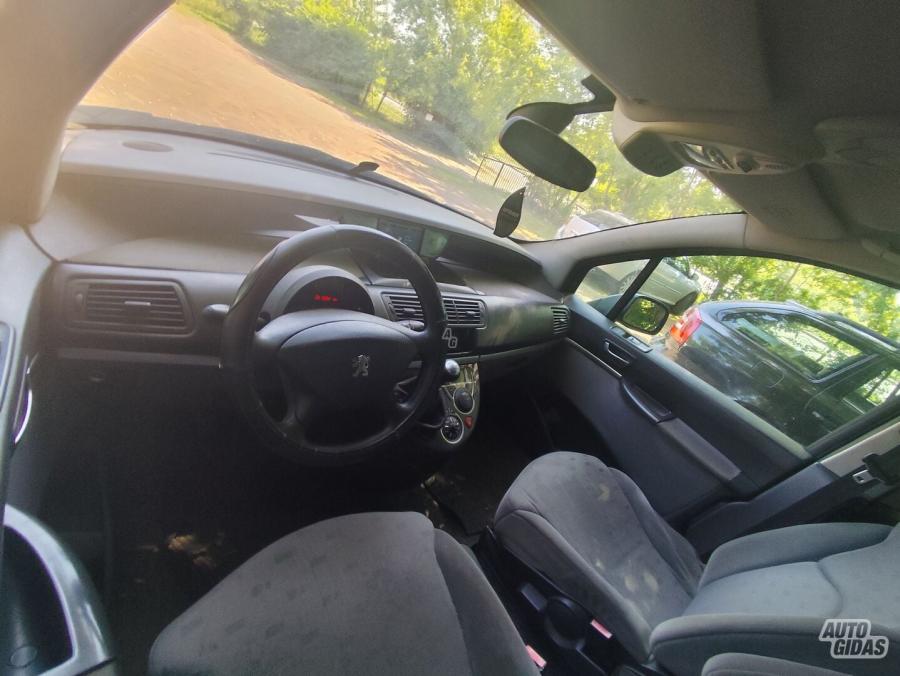 Peugeot 807 2006 in Panevezys, with an engine capacity of 2.20 L and mileage of 350 thousand km for 400 €, photo 6 on AUTOMOTO.COM.LV