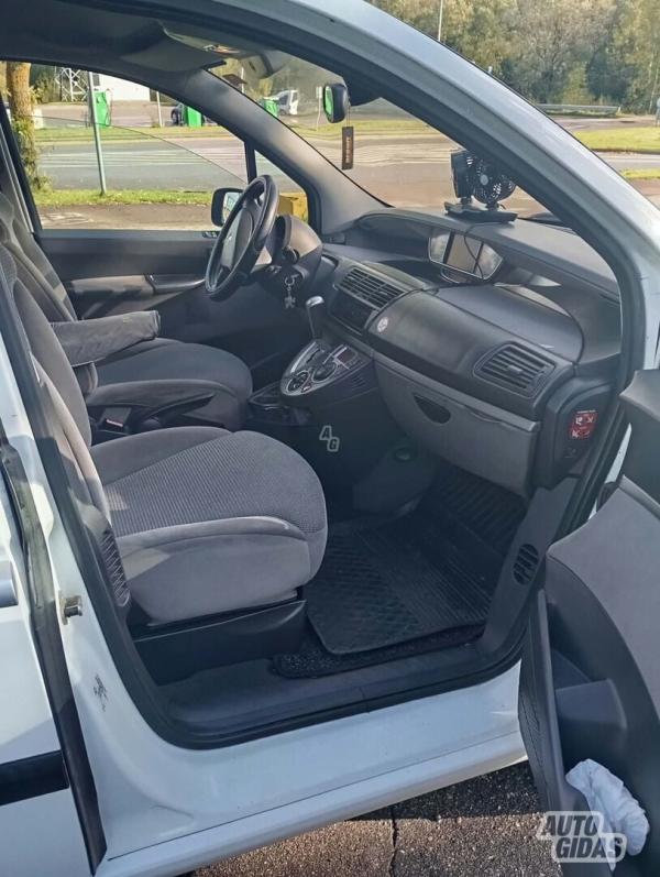 Balts Peugeot 807 2006 Elektrėnai, ar dzinēja tilpumu 2.00 L un nobraukumu 264 tūkst. km par 1700 €, foto 9 vietnē AUTOMOTO.COM.LV