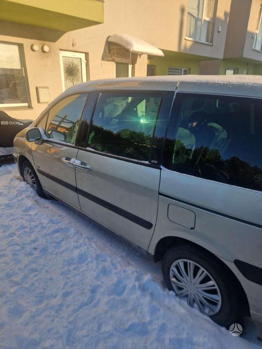 Yellow Peugeot 807 2004 in Kaunas, with an engine capacity of 2.18 L and mileage of 310 thousand km for 900 €, photo 3 on AUTOMOTO.COM.LV