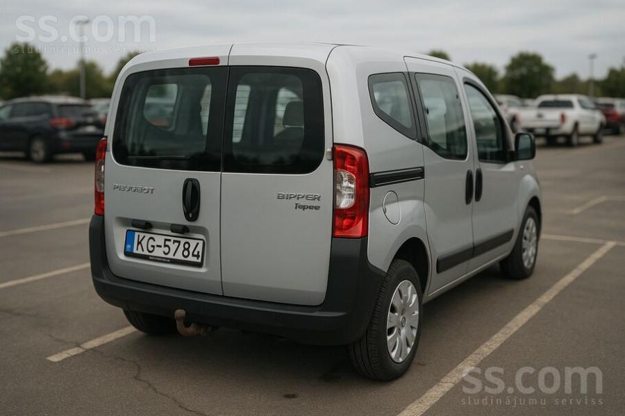 Grey Peugeot Bipper 2016 in Riga, with an engine capacity of 1.30 L and mileage of 148 thousand km for 900 €, photo 4 on AUTOMOTO.COM.LV