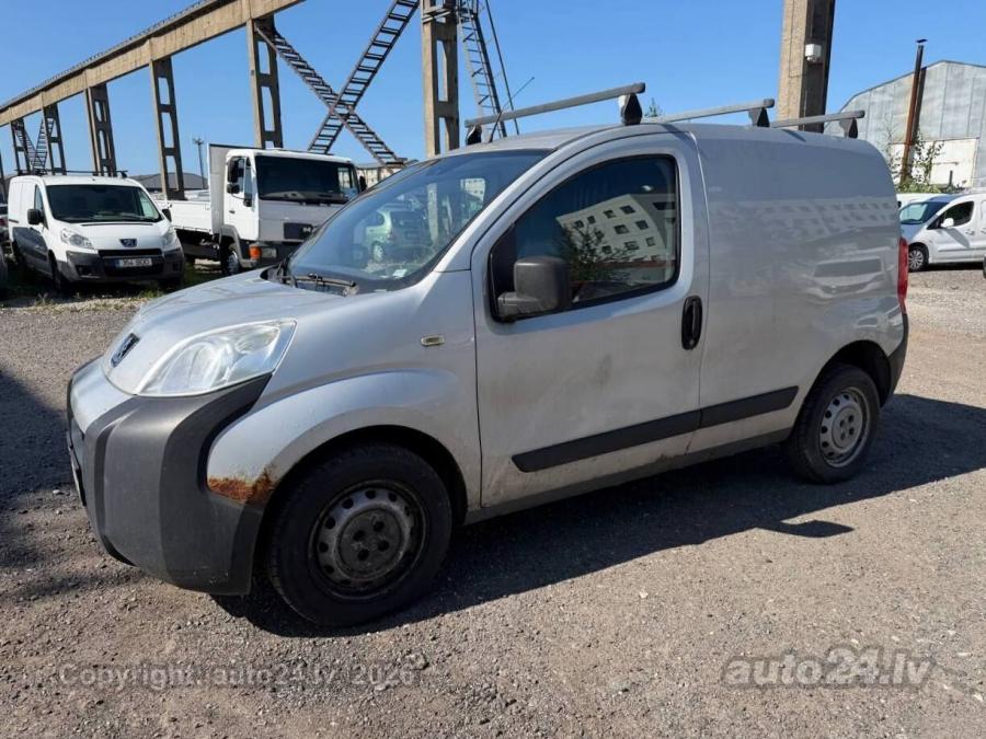 Pelēks Peugeot Bipper 2010 Tallina, ar dzinēja tilpumu 1.40 L un nobraukumu 291 tūkst. km par 599 €, foto 3 vietnē AUTOMOTO.COM.LV