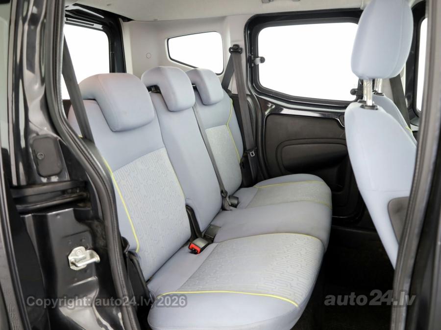 Pelēks Peugeot Bipper 2012 Tallina, ar dzinēja tilpumu 1.40 L un nobraukumu 121 tūkst. km par 2499 €, foto 8 vietnē AUTOMOTO.COM.LV
