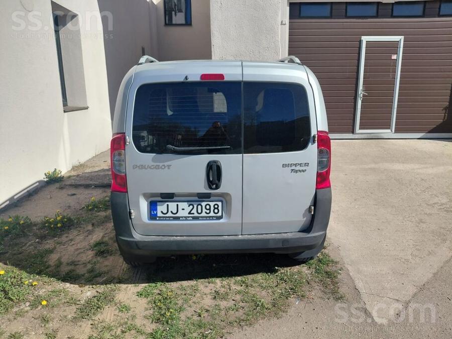 Pelēks Peugeot Bipper 2013 Rīga, ar dzinēja tilpumu 1.30 L un nobraukumu 210 tūkst. km par 1000 €, foto 9 vietnē AUTOMOTO.COM.LV