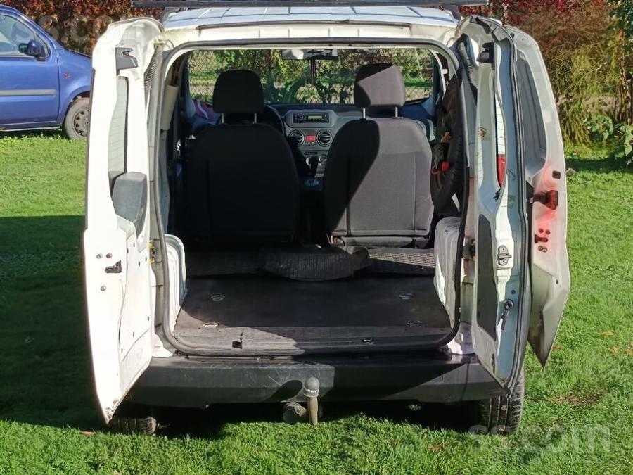 White Peugeot Bipper 2008 in Preili, with an engine capacity of 1.40 L and mileage of 327 thousand km for 1100 €, photo 9 on AUTOMOTO.COM.LV