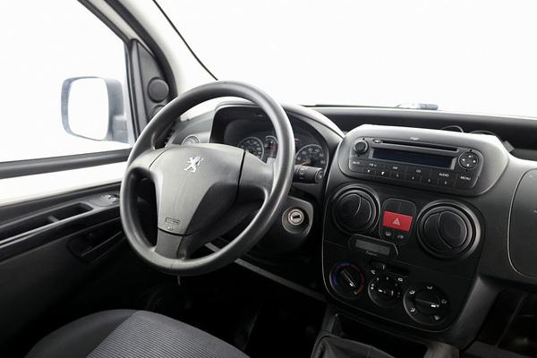 Balts Peugeot Bipper 2011 Tallina, ar dzinēja tilpumu 1.40 L un nobraukumu 194 tūkst. km par 1799 €, foto 5 vietnē AUTOMOTO.COM.LV