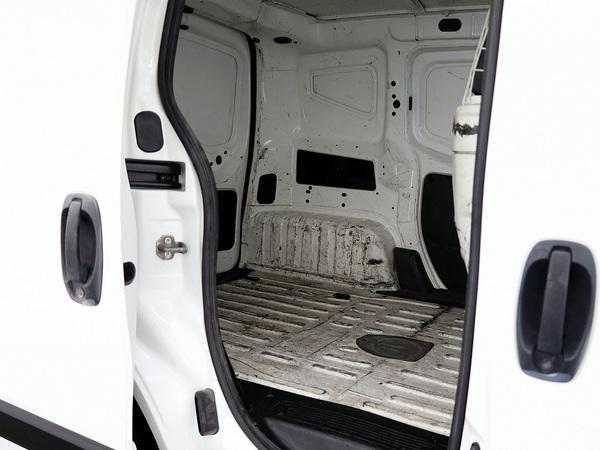 Balts Peugeot Bipper 2011 Tallina, ar dzinēja tilpumu 1.40 L un nobraukumu 194 tūkst. km par 1799 €, foto 7 vietnē AUTOMOTO.COM.LV