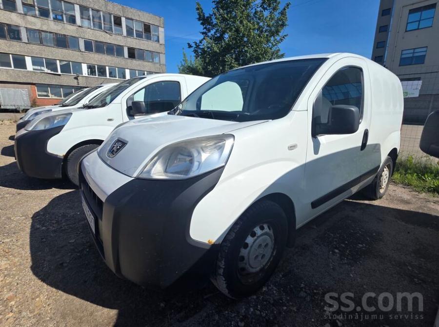 White Peugeot Bipper 2013 in Riga, with an engine capacity of 1.20 L and mileage of 140 thousand km for 1500 €, photo 4 on AUTOMOTO.COM.LV