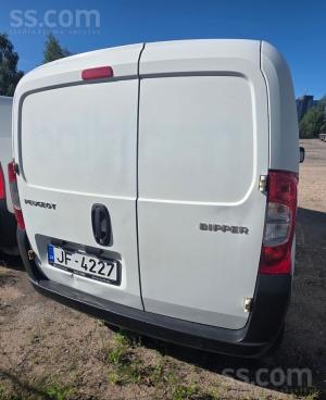 White Peugeot Bipper 2013 in Riga, with an engine capacity of 1.20 L and mileage of 140 thousand km for 1500 €, photo 5 on AUTOMOTO.COM.LV