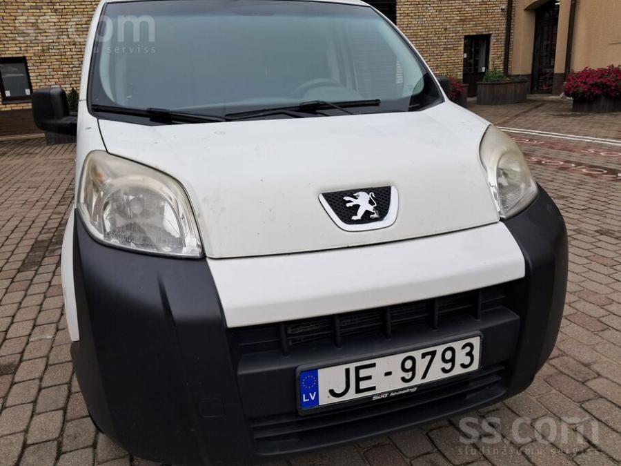 White Peugeot Bipper 2013 in Riga, with an engine capacity of 1.30 L and mileage of 224 thousand km for 950 €, photo 3 on AUTOMOTO.COM.LV