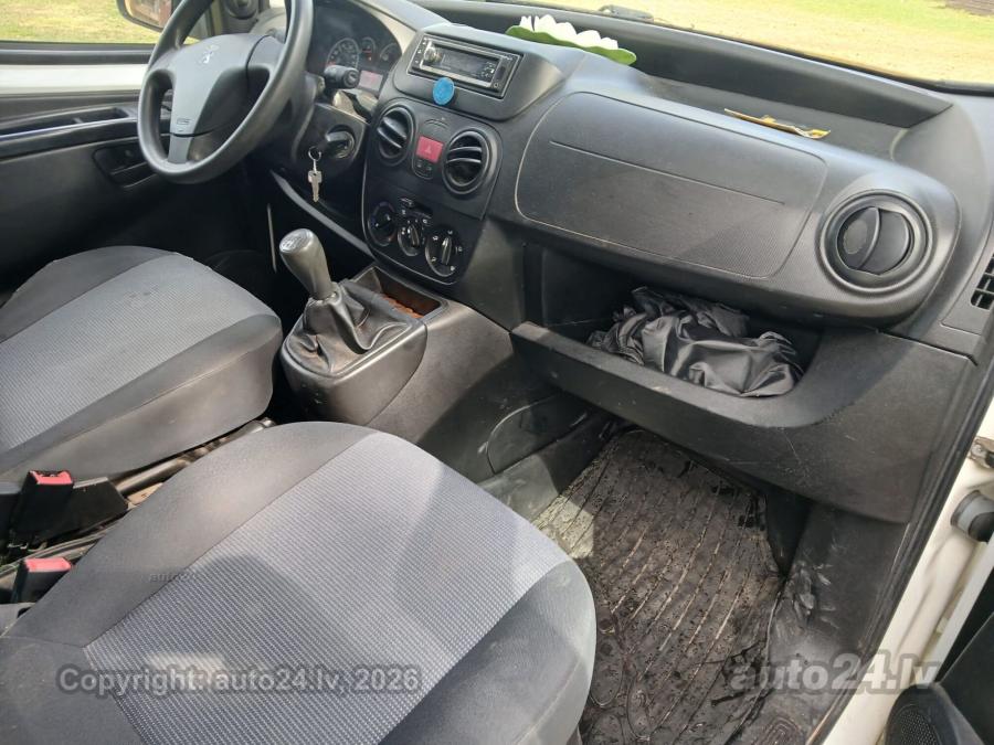 Balts Peugeot Bipper 2012 Tallina, ar dzinēja tilpumu 1.36 L un nobraukumu 210 tūkst. km par 999 €, foto 6 vietnē AUTOMOTO.COM.LV