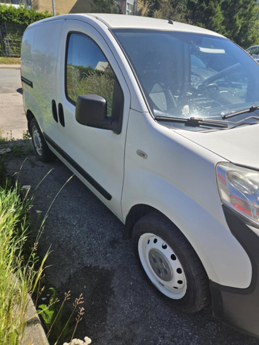White Peugeot Bipper 2013 in Tallinn, with an engine capacity of 1.40 L and mileage of 180 thousand km for 1900 €, photo 3 on AUTOMOTO.COM.LV