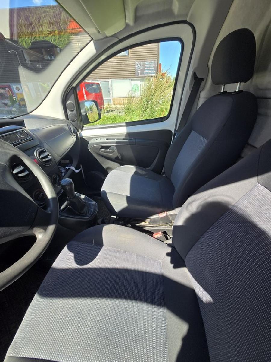 White Peugeot Bipper 2013 in Tallinn, with an engine capacity of 1.40 L and mileage of 180 thousand km for 1900 €, photo 11 on AUTOMOTO.COM.LV