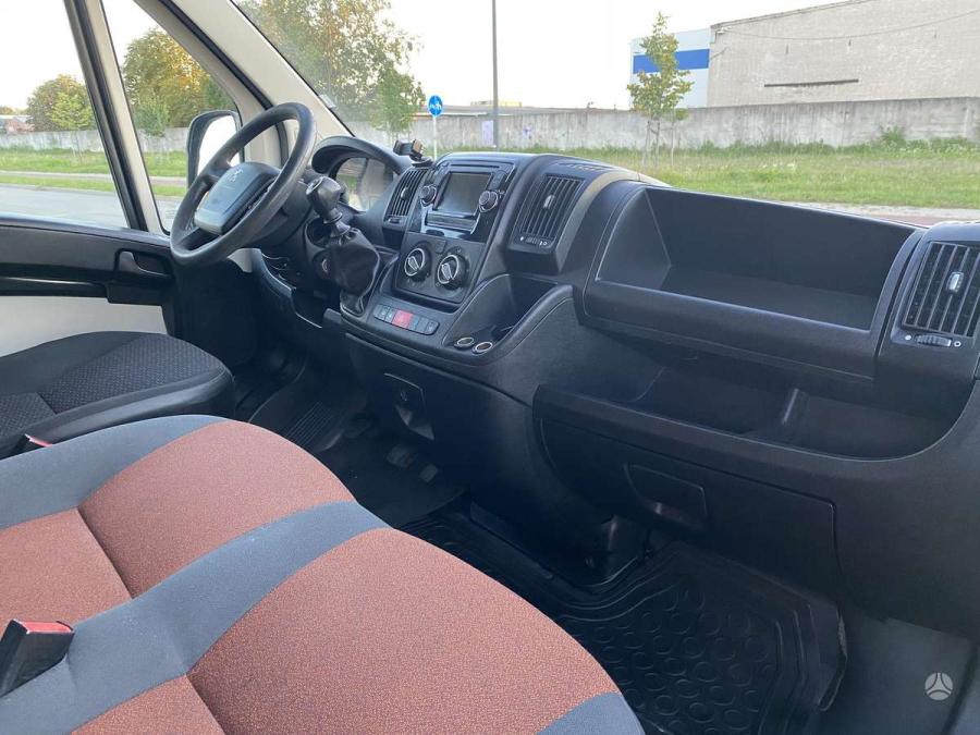 Melns Peugeot Boxer 2015 Kauņa, ar dzinēja tilpumu 2.20 L un nobraukumu 290 tūkst. km par 7200 €, foto 6 vietnē AUTOMOTO.COM.LV
