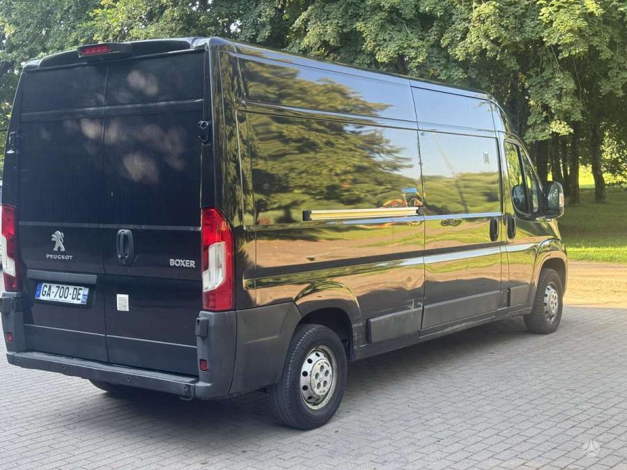 Black Peugeot Boxer 2021 in Taurage, with an engine capacity of 2.20 L and mileage of 213 thousand km for 8500 €, photo 4 on AUTOMOTO.COM.LV