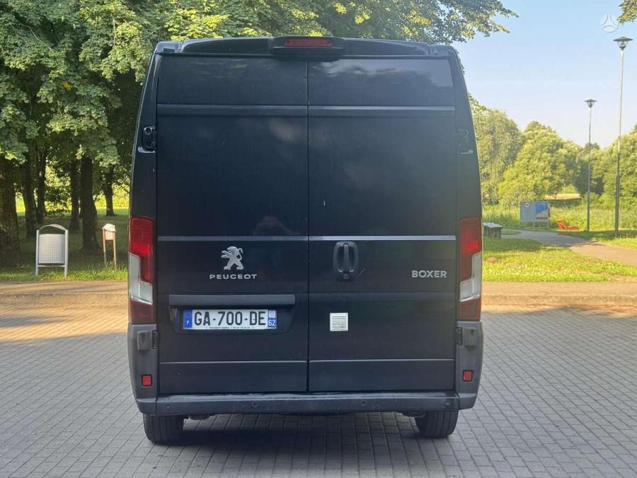 Black Peugeot Boxer 2021 in Taurage, with an engine capacity of 2.20 L and mileage of 213 thousand km for 8500 €, photo 5 on AUTOMOTO.COM.LV