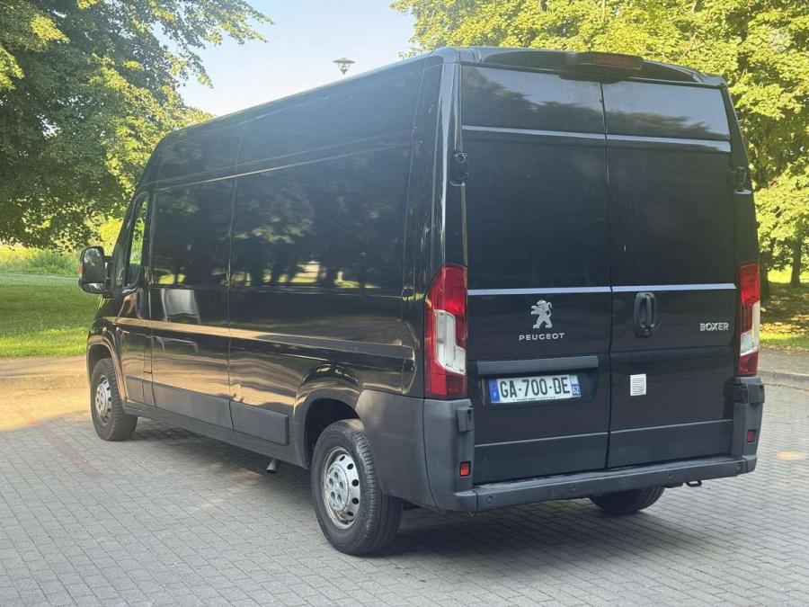 Black Peugeot Boxer 2021 in Taurage, with an engine capacity of 2.20 L and mileage of 213 thousand km for 8500 €, photo 6 on AUTOMOTO.COM.LV