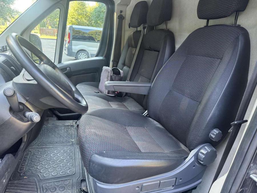 Black Peugeot Boxer 2021 in Taurage, with an engine capacity of 2.20 L and mileage of 213 thousand km for 8500 €, photo 16 on AUTOMOTO.COM.LV