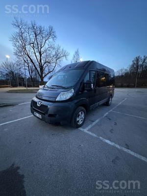 Black Peugeot Boxer 2013 in Aizkraukle, with an engine capacity of 2.20 L and mileage of 362 thousand km for 880 €, photo 1 on AUTOMOTO.COM.LV