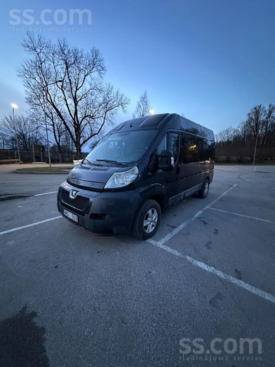 Black Peugeot Boxer 2013 in Aizkraukle, with an engine capacity of 2.20 L and mileage of 362 thousand km for 880 €, photo 1 on AUTOMOTO.COM.LV
