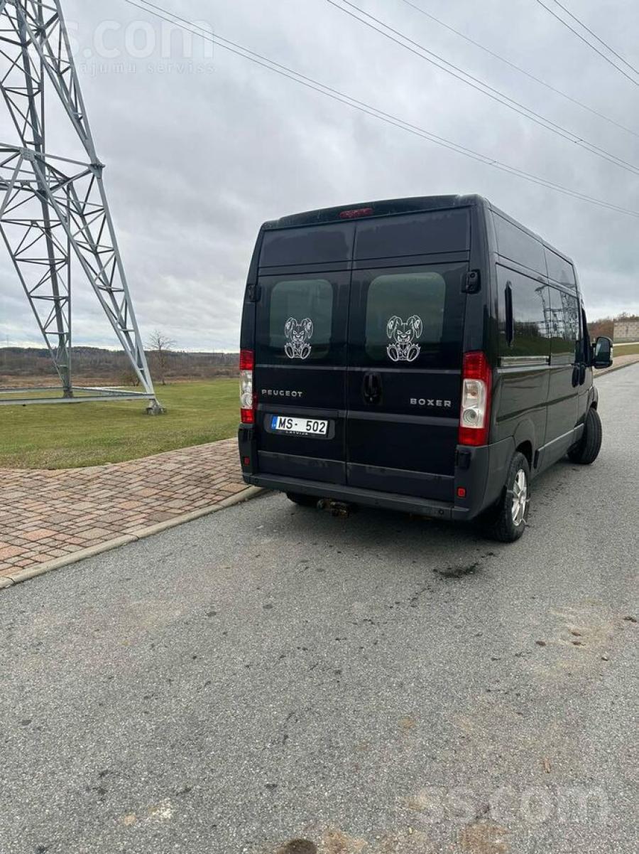 Black Peugeot Boxer 2013 in Aizkraukle, with an engine capacity of 2.20 L and mileage of 362 thousand km for 880 €, photo 3 on AUTOMOTO.COM.LV