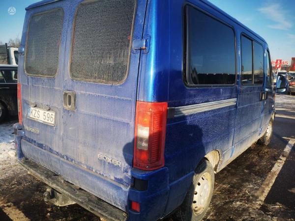 Blue Peugeot Boxer 2004 in Vilnius, with an engine capacity of 2.50 L and mileage of 340 thousand km for 2850 €, photo 9 on AUTOMOTO.COM.LV