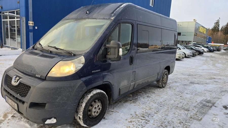 Blue Peugeot Boxer 2009 in Vilnius, with an engine capacity of 3.00 L and mileage of 265 thousand km for 3999 €, photo 1 on AUTOMOTO.COM.LV