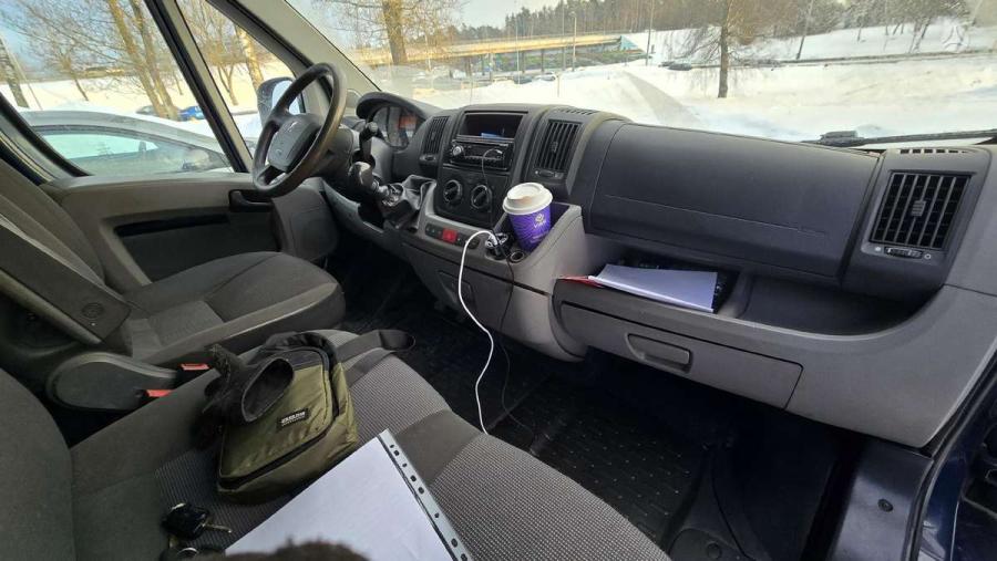 Blue Peugeot Boxer 2009 in Vilnius, with an engine capacity of 3.00 L and mileage of 265 thousand km for 3999 €, photo 8 on AUTOMOTO.COM.LV