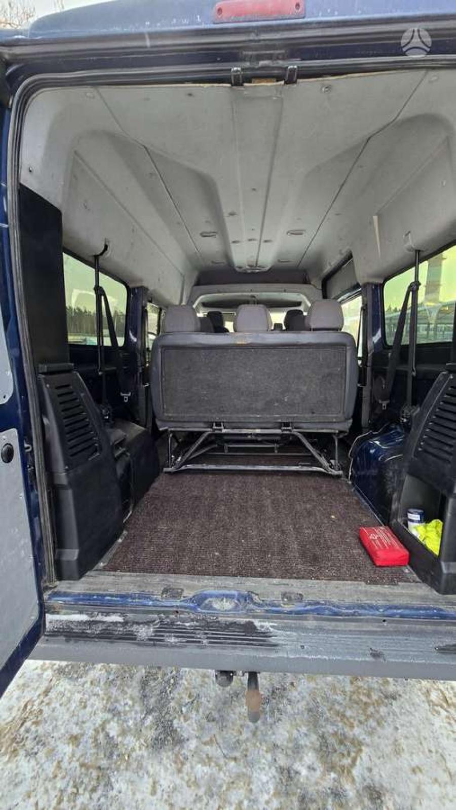 Blue Peugeot Boxer 2009 in Vilnius, with an engine capacity of 3.00 L and mileage of 265 thousand km for 3999 €, photo 9 on AUTOMOTO.COM.LV