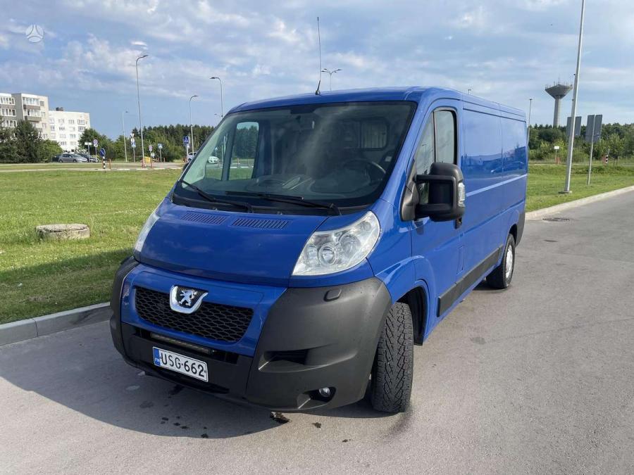Blue Peugeot Boxer 2013 in Klaipeda, with an engine capacity of 2.20 L and mileage of 240 thousand km for 4800 €, photo 1 on AUTOMOTO.COM.LV