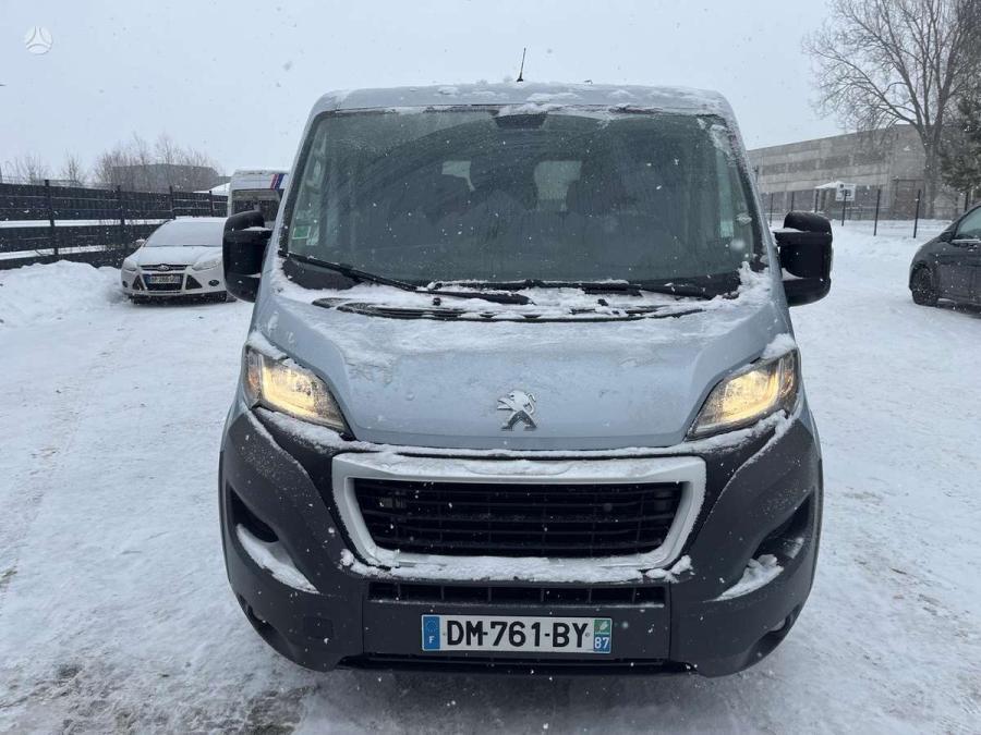 Blue Peugeot Boxer 2014 in Taurage, with an engine capacity of 2.20 L and mileage of 188 thousand km for 11000 €, photo 2 on AUTOMOTO.COM.LV