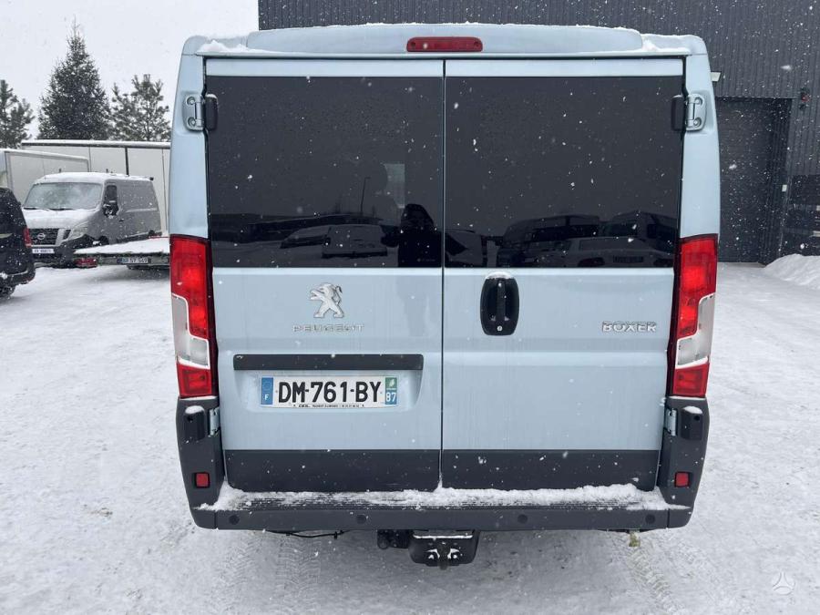 Blue Peugeot Boxer 2014 in Taurage, with an engine capacity of 2.20 L and mileage of 188 thousand km for 11000 €, photo 6 on AUTOMOTO.COM.LV