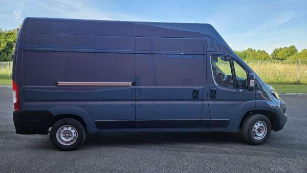 Blue Peugeot Boxer 2023 in Telschi, with an engine capacity of 2.18 L and mileage of 50 thousand km for 19900 €, photo 7 on AUTOMOTO.COM.LV