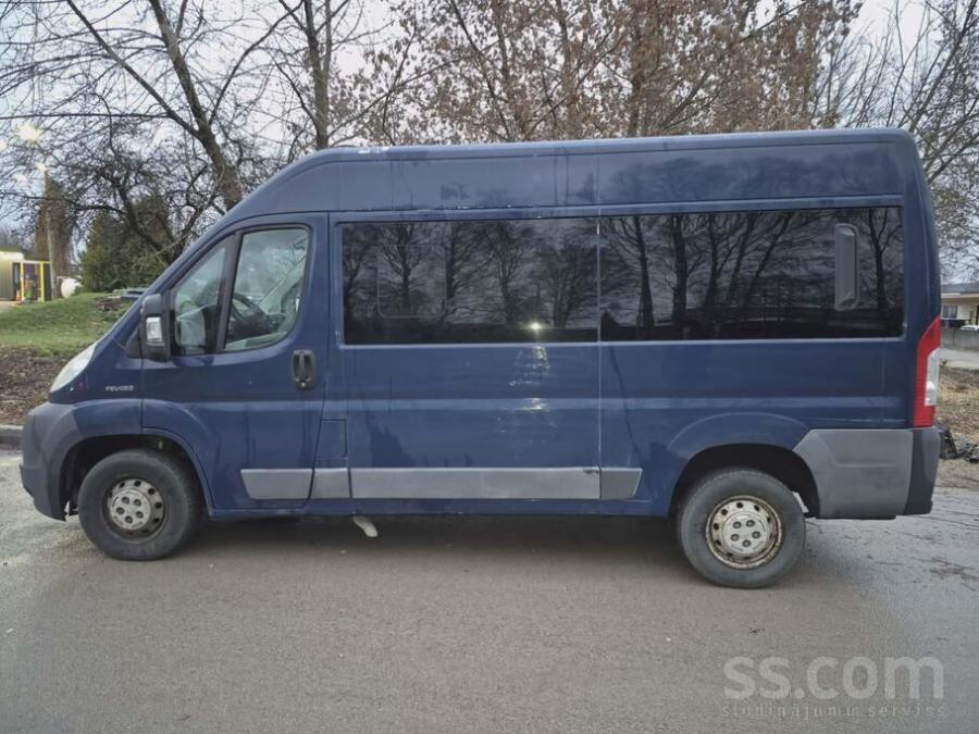 Blue Peugeot Boxer 2009 in Riga, with an engine capacity of 3.00 L and mileage of 265 thousand km for 3500 €, photo 3 on AUTOMOTO.COM.LV